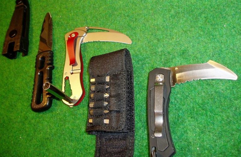 Best Rescue Knife (2023)